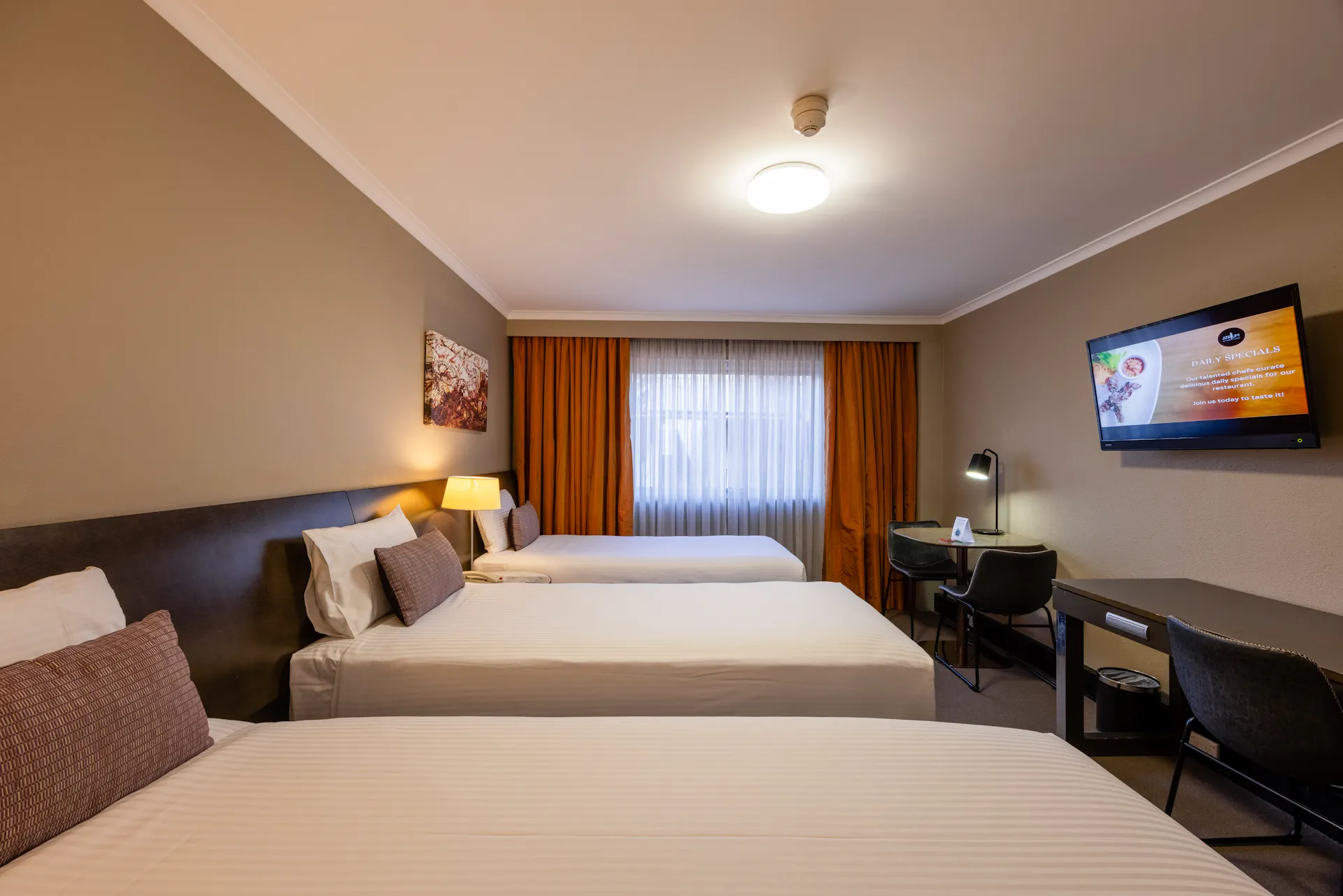 Atrium Hotel King Room | Pavilion Hotel Northbourne Canberra